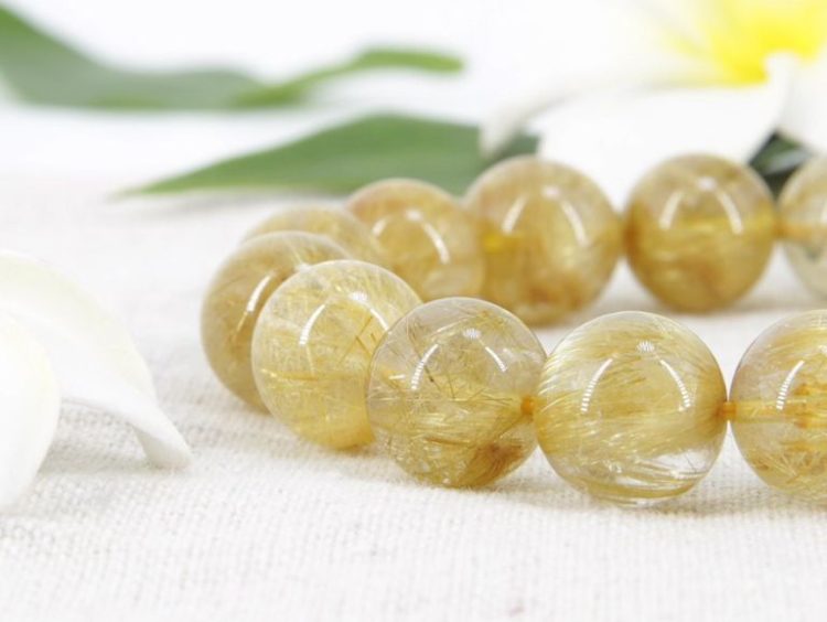 Thạch anh tóc vàng đồng trục là gì? Có gì đặc biệt?